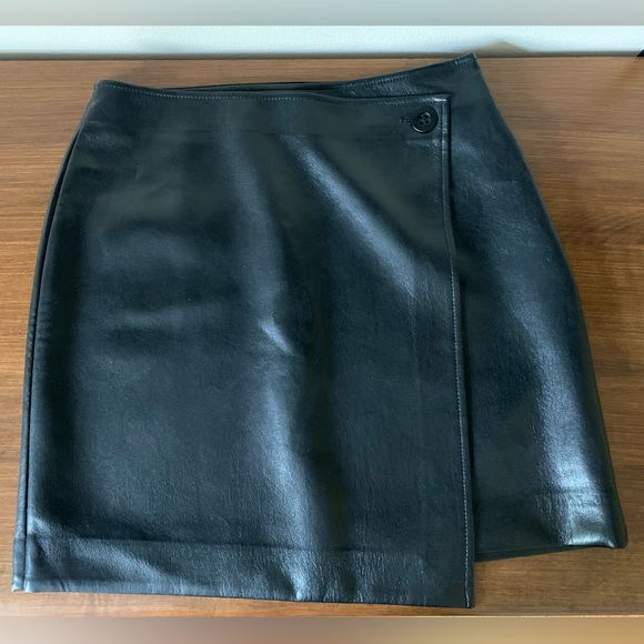 Zara | Skirts | Babaton Aritzia Faux Leather Skirt | Poshmark